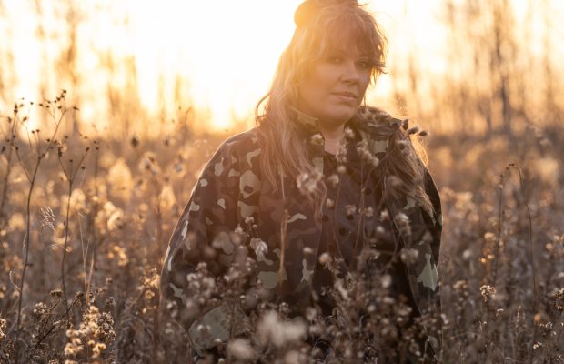 PREMIERE - Andrina Turenne shares video for "August Lament" (Interview)