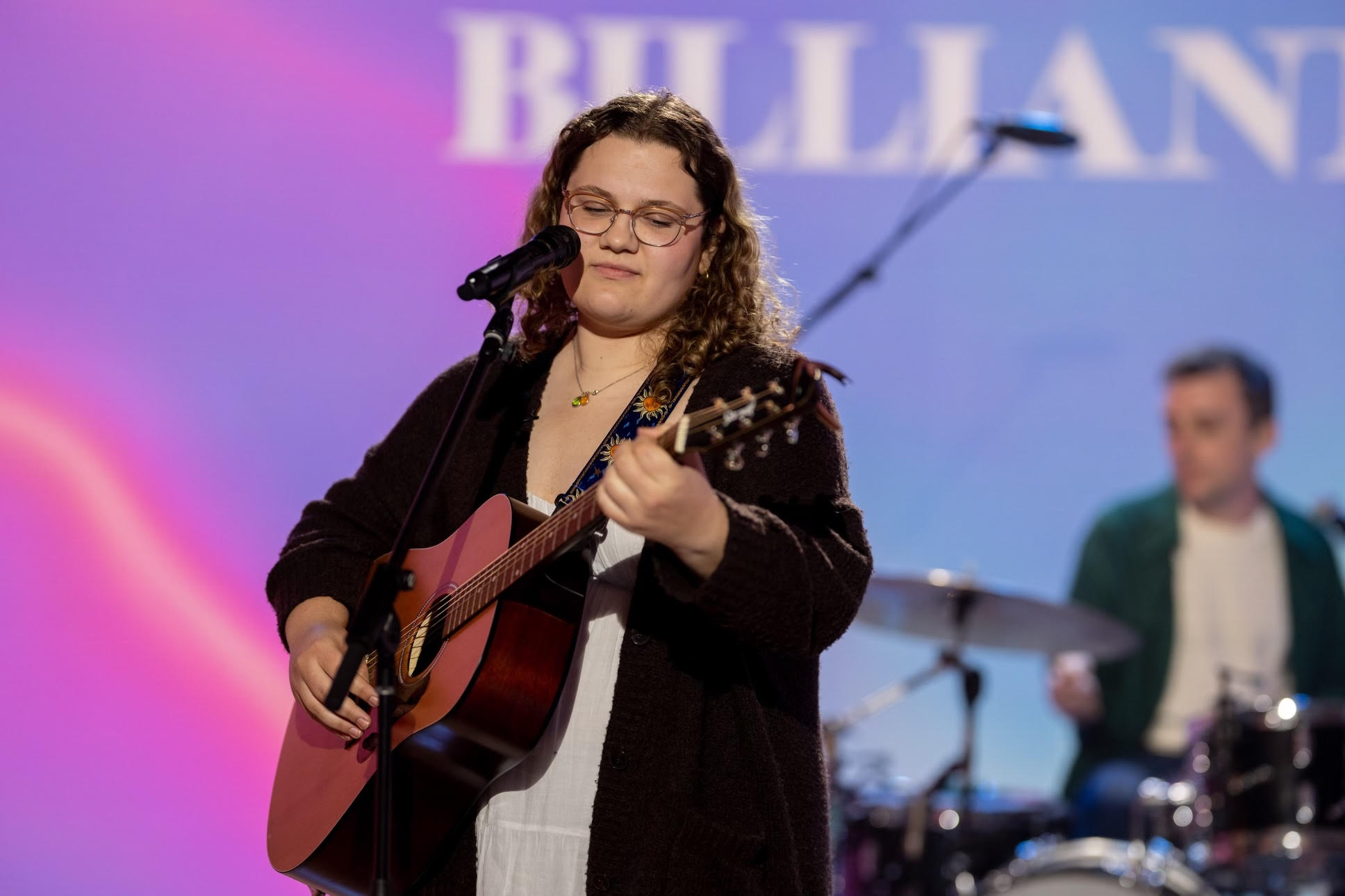 BILLIANNE SHARES NEW SINGLE, “DAYDREAM” | Canadian Beats