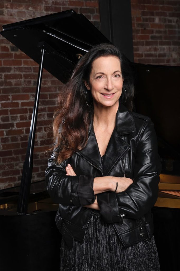 LORI-ANN SPEED RELEASES NEW SINGLE, "SOFT SUMMER NIGHTS"