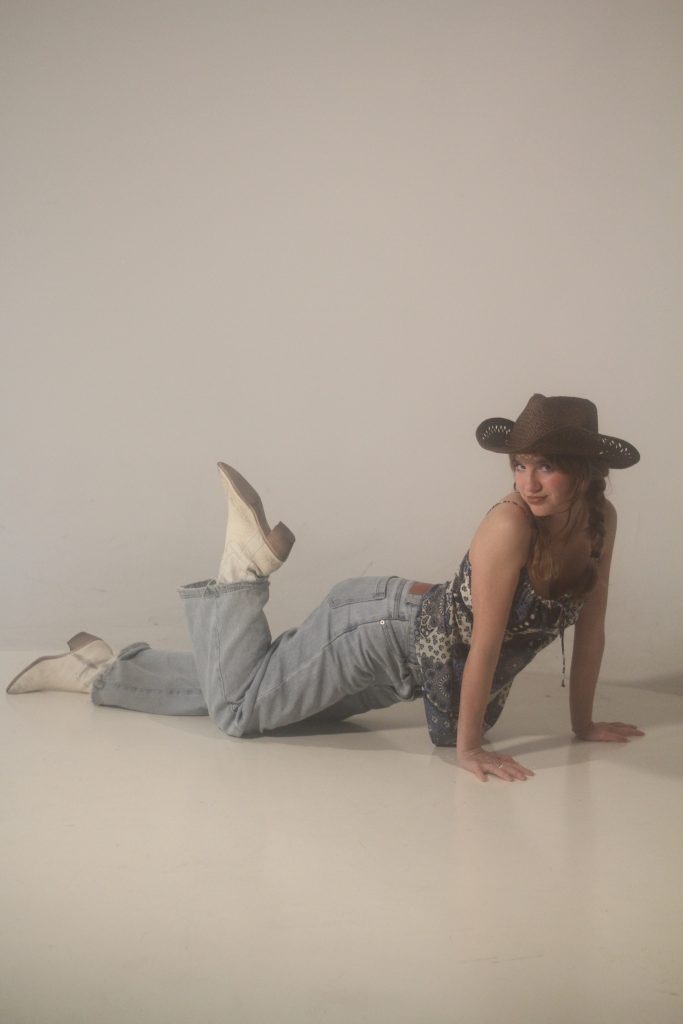 Molly Annelle shares new single, "Love Your Lova"