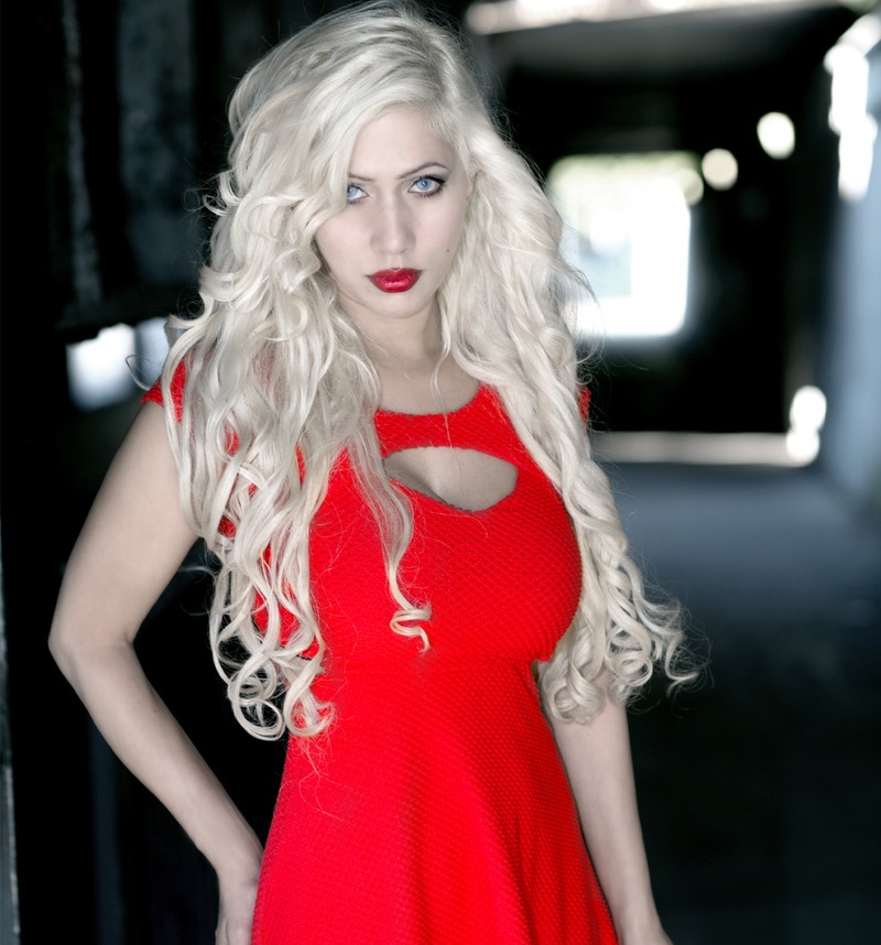 Moonlyn shares new single, “Here & Now” (Interview) - Canadian Beats Media