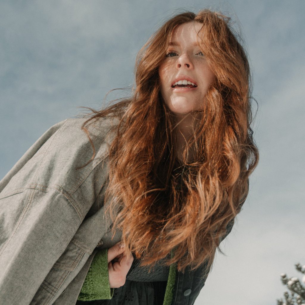 Lily Monaghan shares new single, "Mona Lisa"