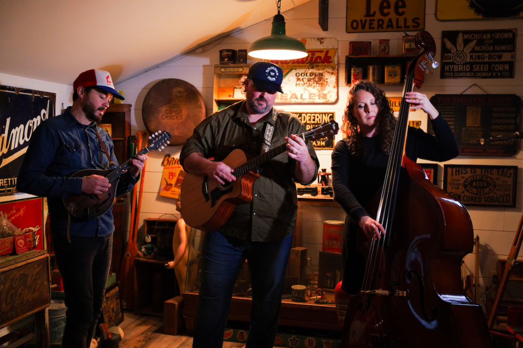 CABIN FEVER RETURNS WITH NEW SINGLE “GOOD OLD DAYS” - Canadian Beats Media